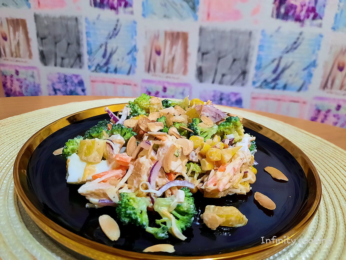 Salát s kuřetem a brokolicí – Infinity cooking